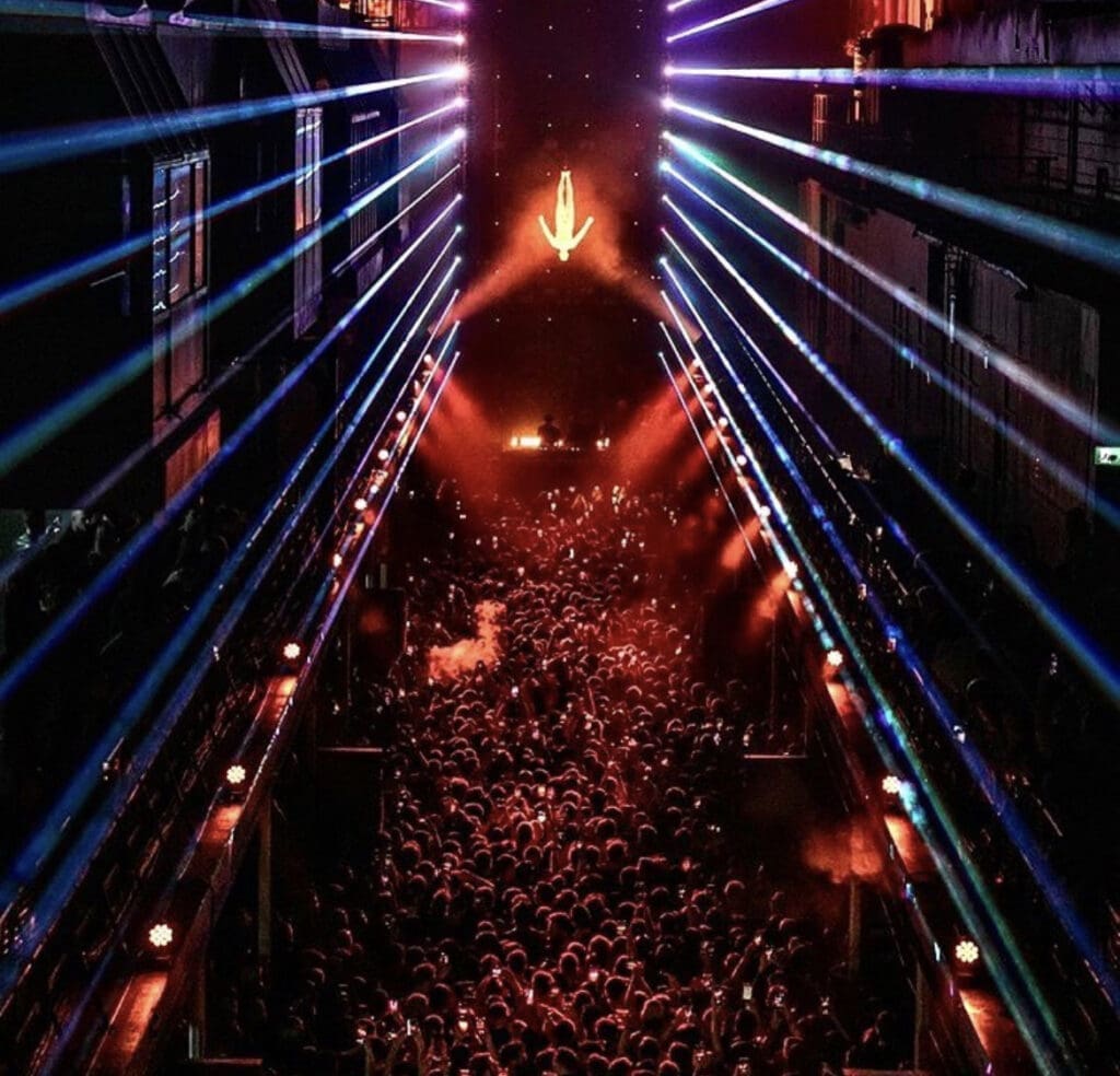 Neon Lights & City Nights: The Best Night Clubs in London | Wildest